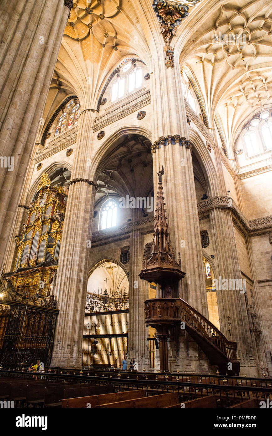 Mosteiro of Batalha (Batalha Monastery), a Monastery started building ...