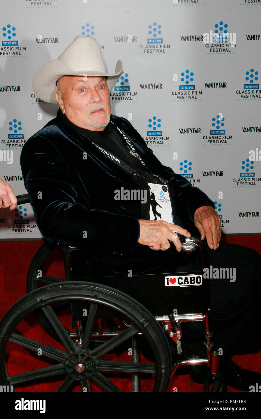 Tony Curtis at the 2010 TCM Classic Film Festival World Premiere of the ...