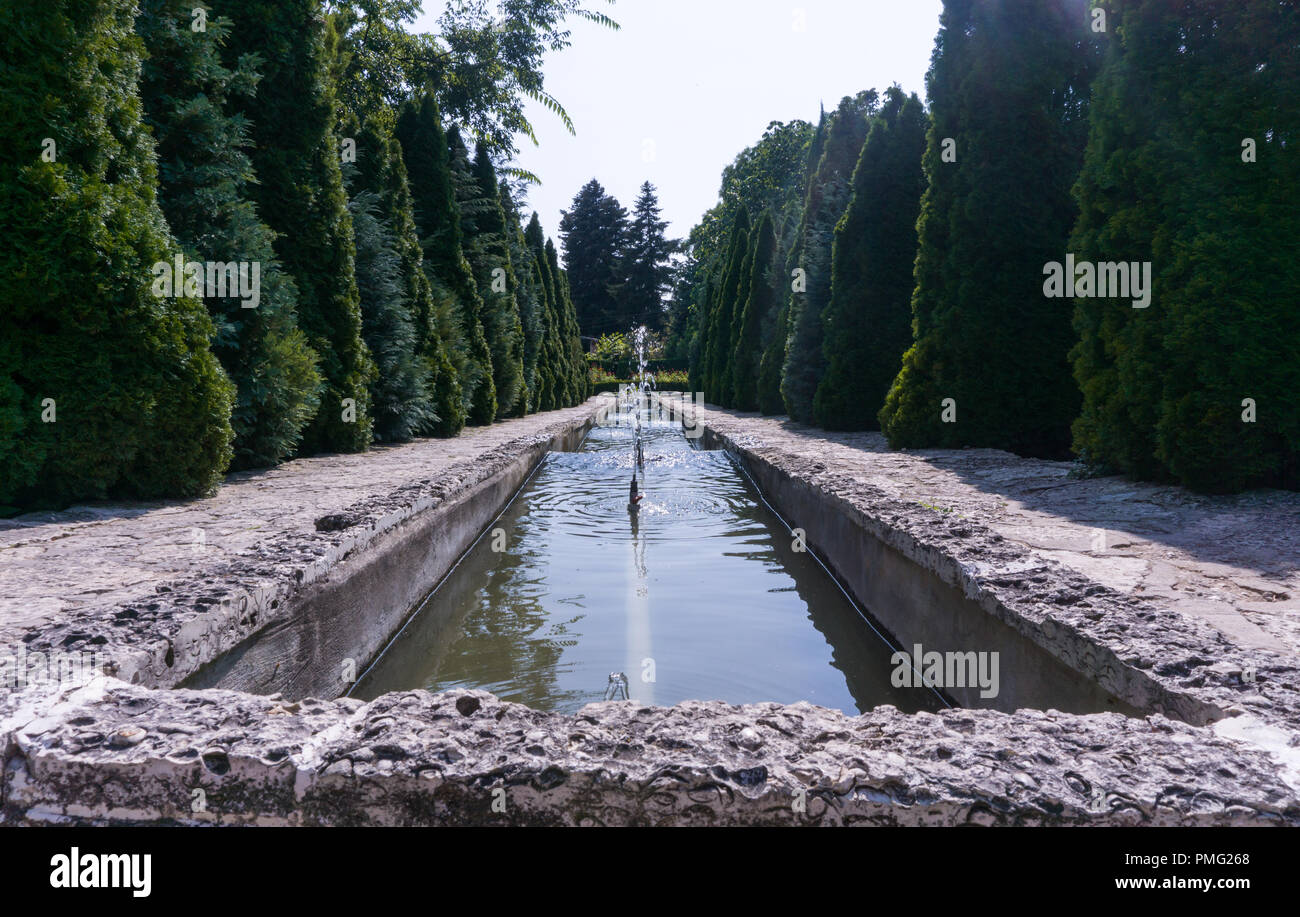 Landscaping around trees hi-res stock photography and images - Alamy