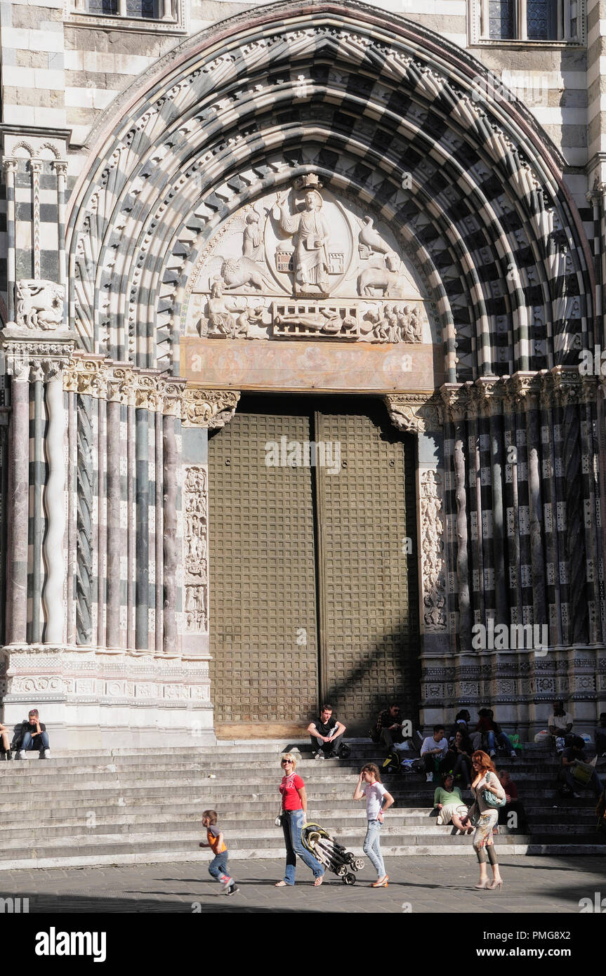 Italy, Liguria, Genoa, Duomo steps & doors Stock Photo - Alamy