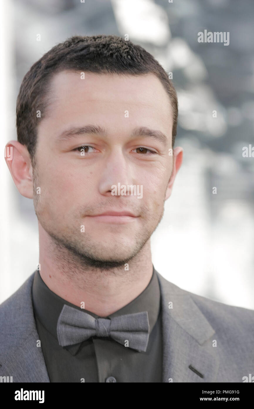 Joseph Gordon-Levitt at the Premiere of Warner Brothers Pictures ...