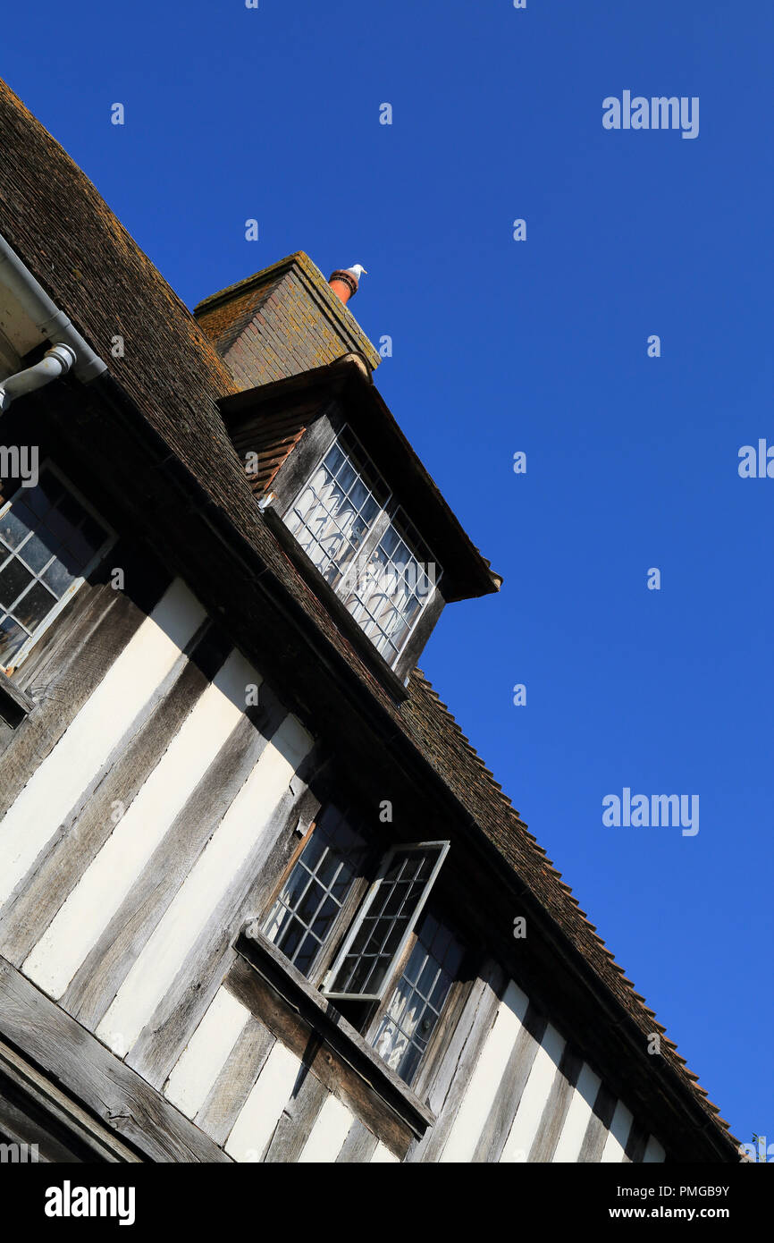 Half timbered building with traditional windows in Church Square, Rye ...