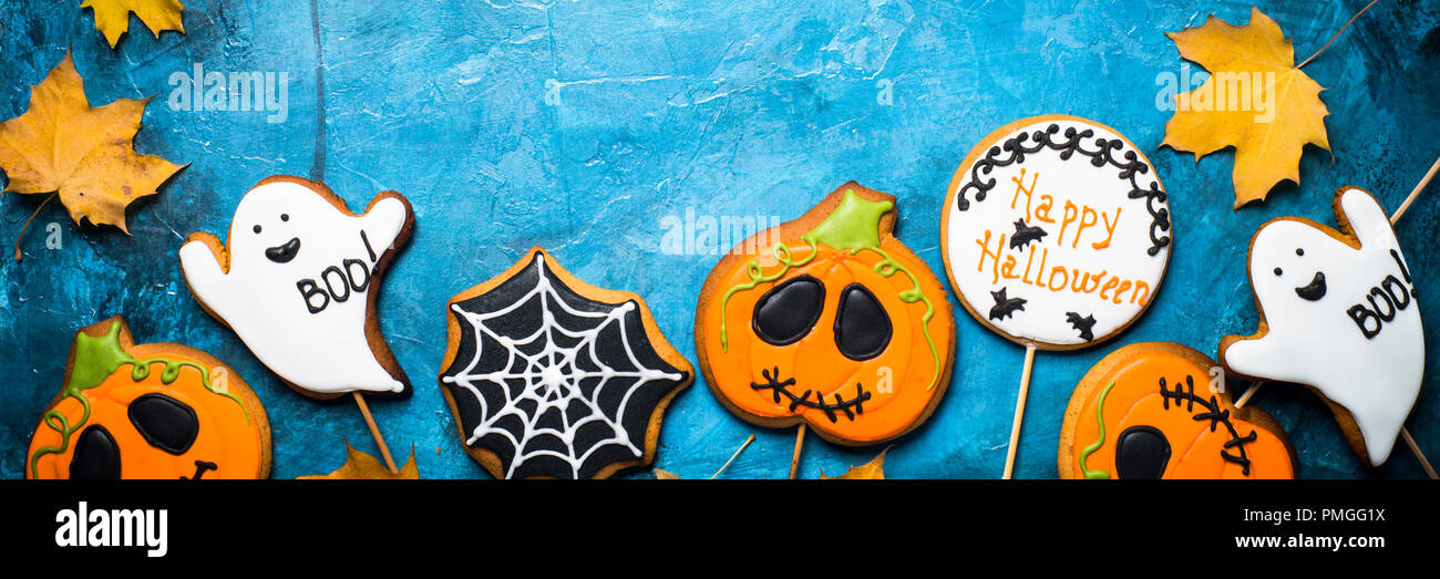 Halloween Gingerbread Cookies Stock Photo - Alamy
