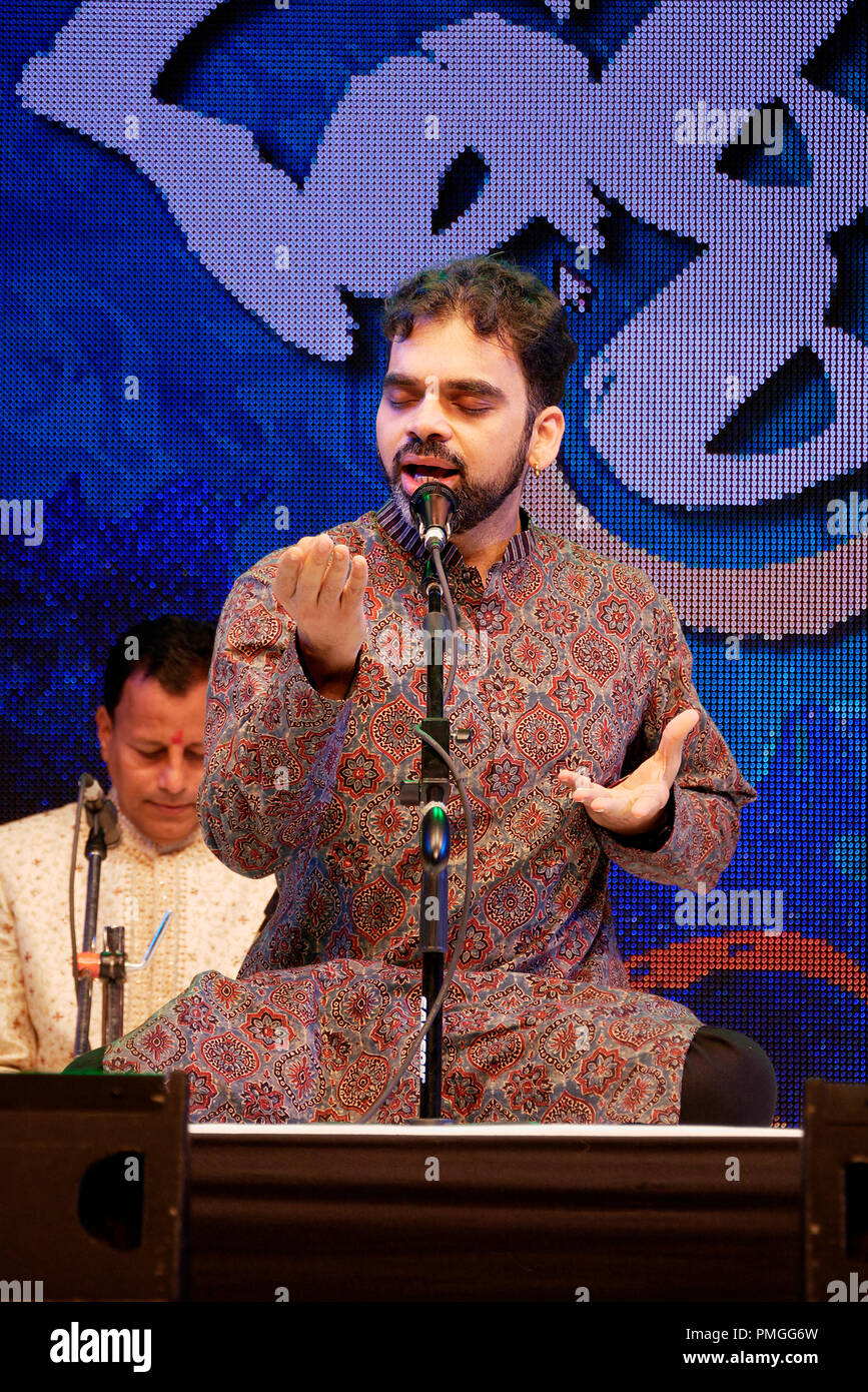 Bhajan singer hi-res stock photography and images - Alamy