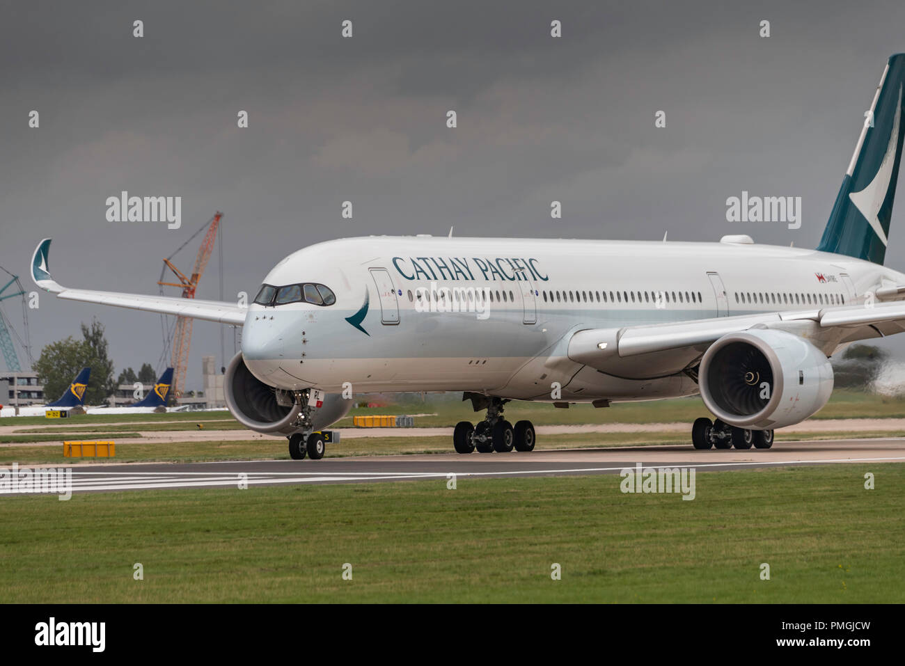Manchester airport england flying departures arrivals airl hi-res stock ...