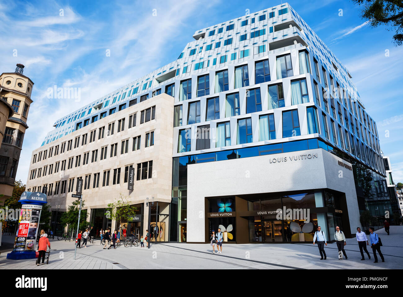 Exterior famous french retail shop hi-res stock photography and images ...