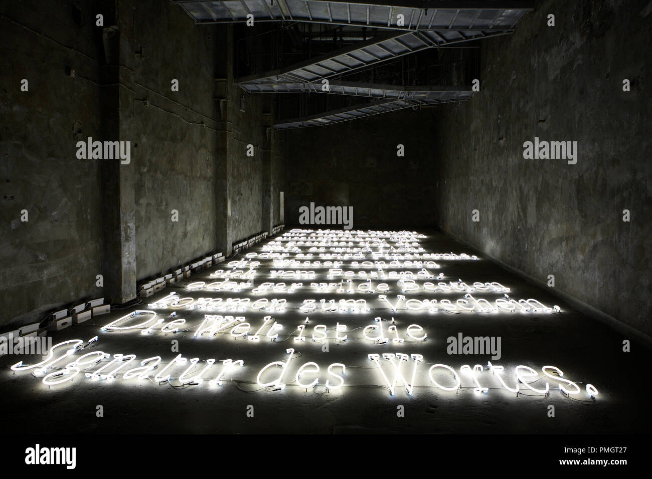 Joseph kosuth light art hi-res stock photography and images - Alamy