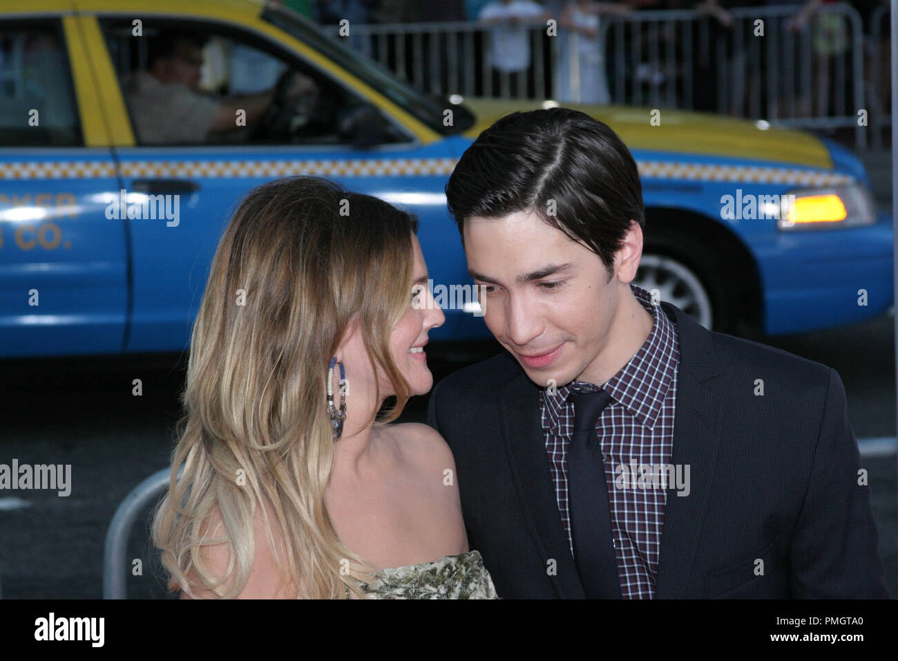 Drew Barrymore and Justin Long at the Los Angeles Premiere of New Line ...