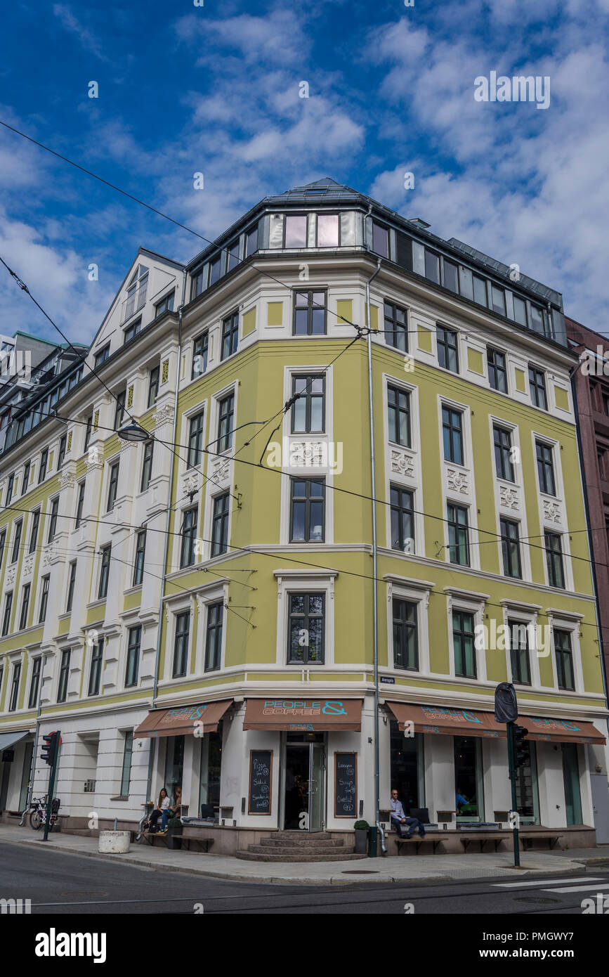 Old corner building hi-res stock photography and images - Alamy