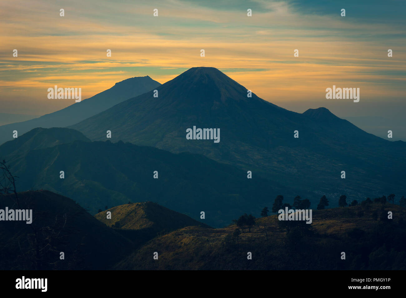 Prau mountain hi-res stock photography and images - Alamy