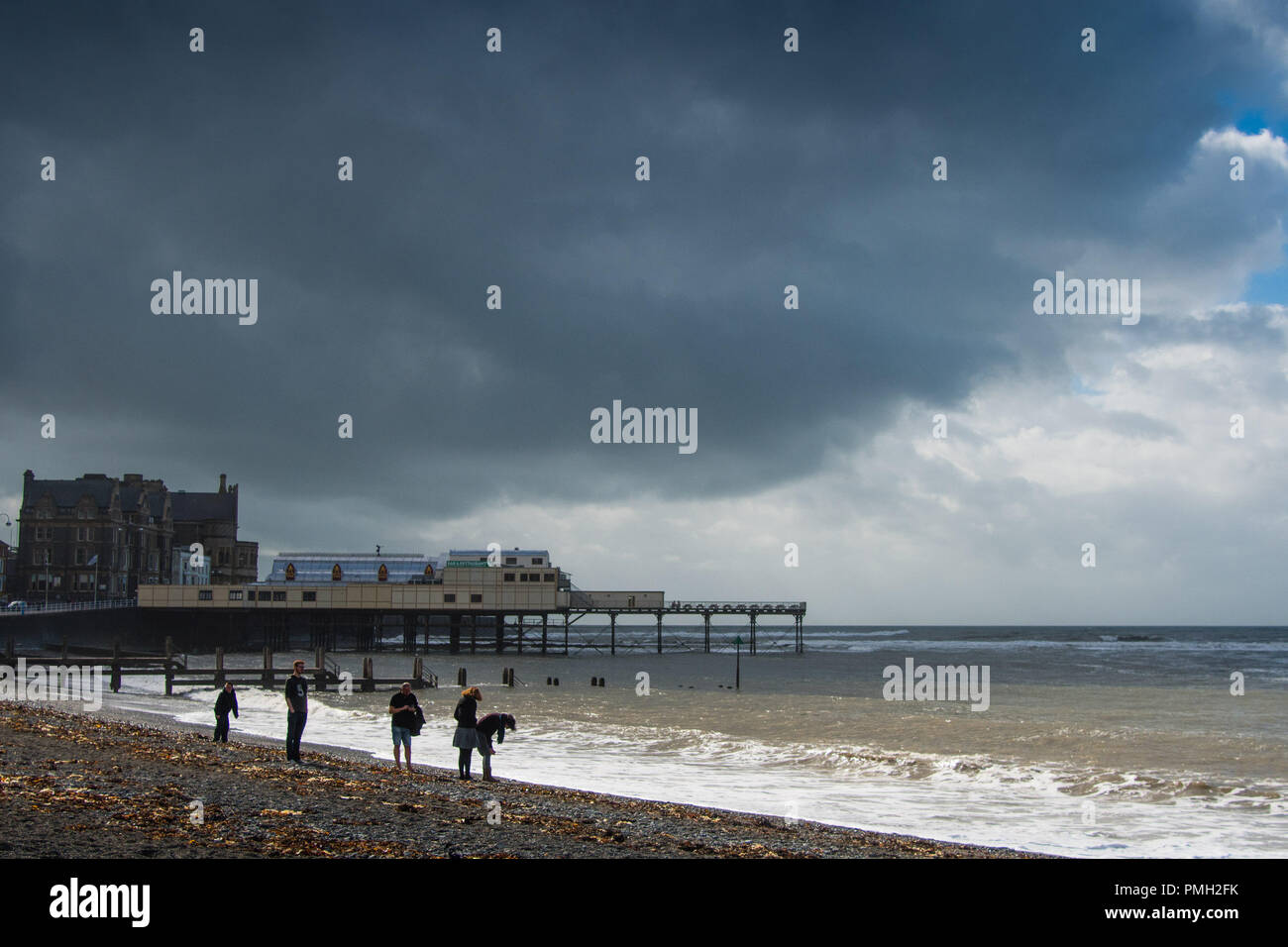 Rain Clouds Gather High Resolution Stock Photography and Images - Alamy