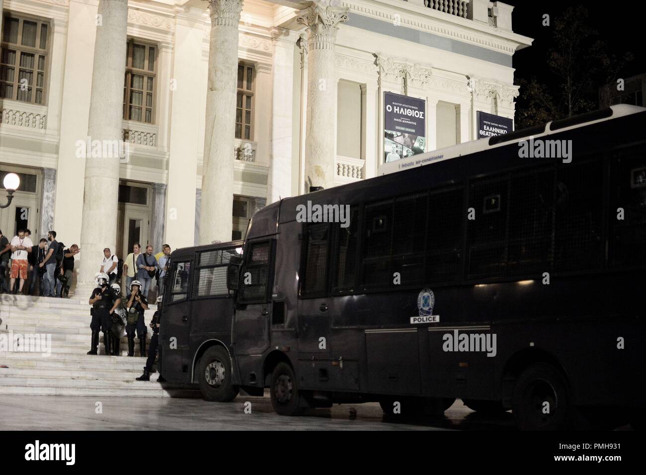 Short buses hi-res stock photography and images - Alamy