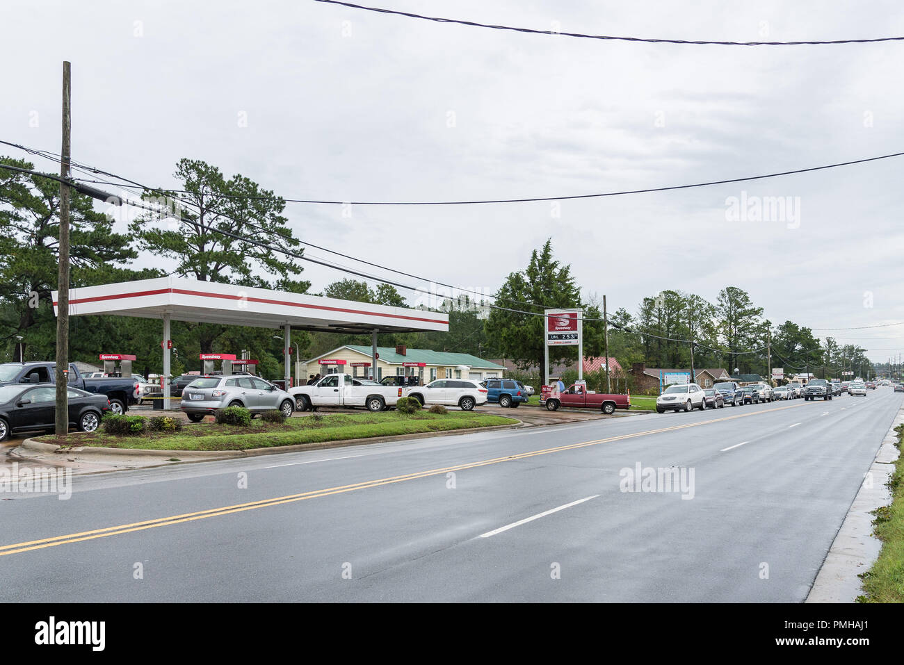 Speedway gas station hi-res stock photography and images - Alamy