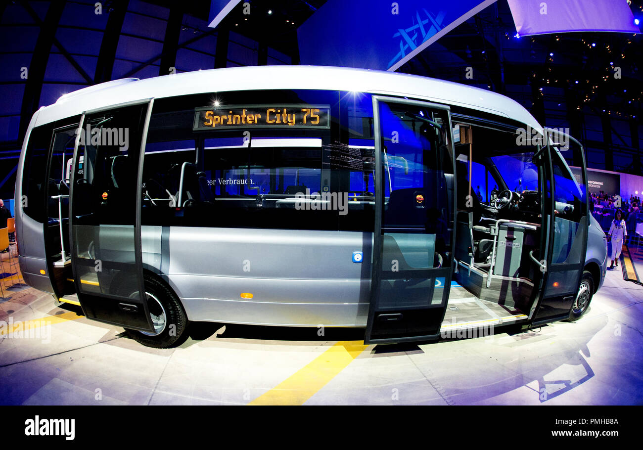 18 September 2018, Lower Saxony, Langenhagen: The new Mercedes-Benz ...