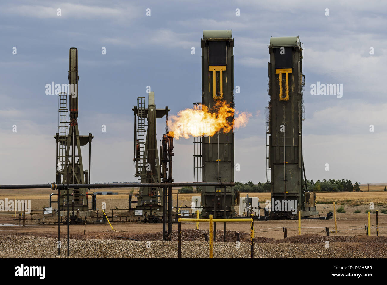 Williston basin bakken shale oil formation hi-res stock photography and ...