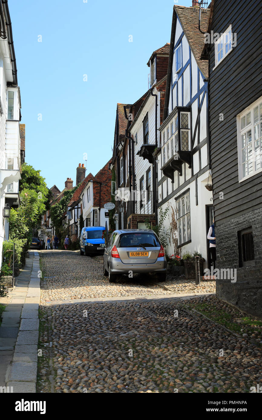 Traditional cobbled street - Mermaid Street, Rye, UK Stock Photo - Alamy