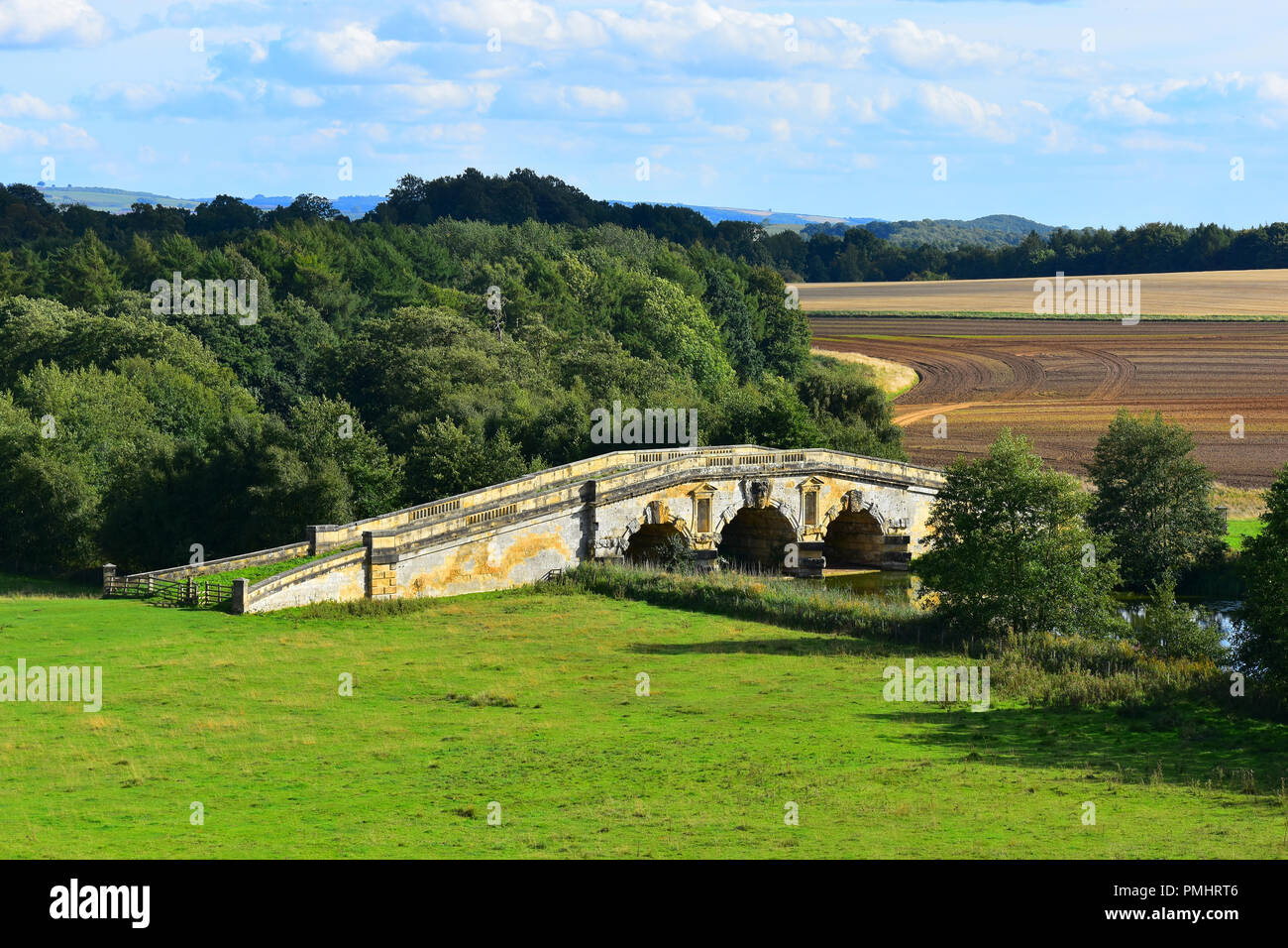 New river bridge castle howard hi-res stock photography and images - Alamy