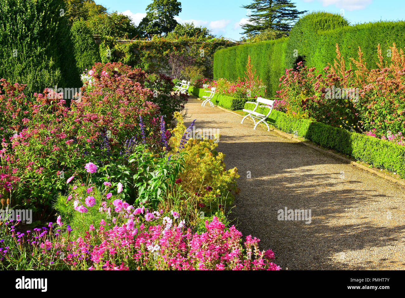 Castle howard garden hi-res stock photography and images - Alamy
