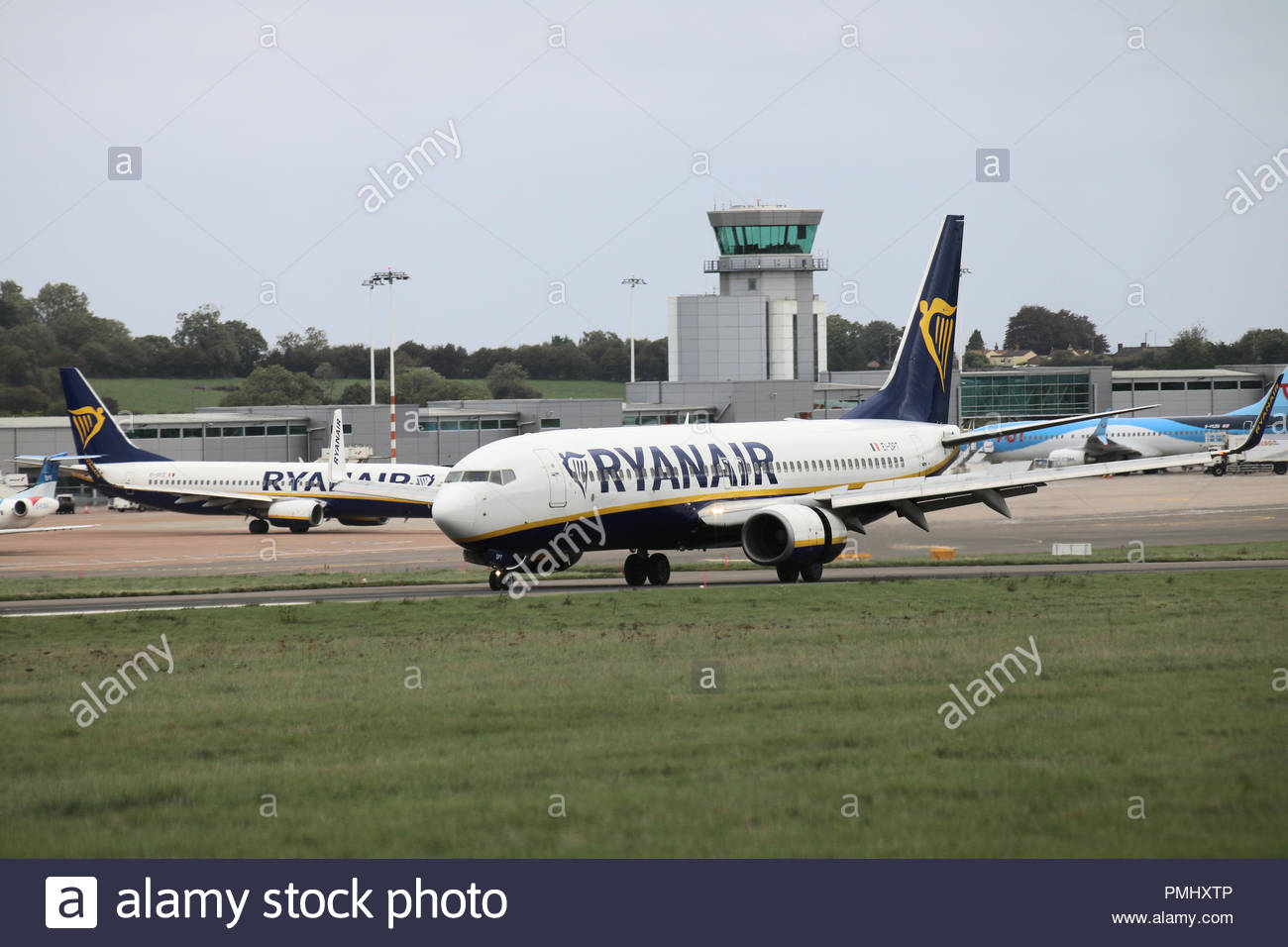 Landing Roll Stock Photos & Landing Roll Stock Images - Alamy