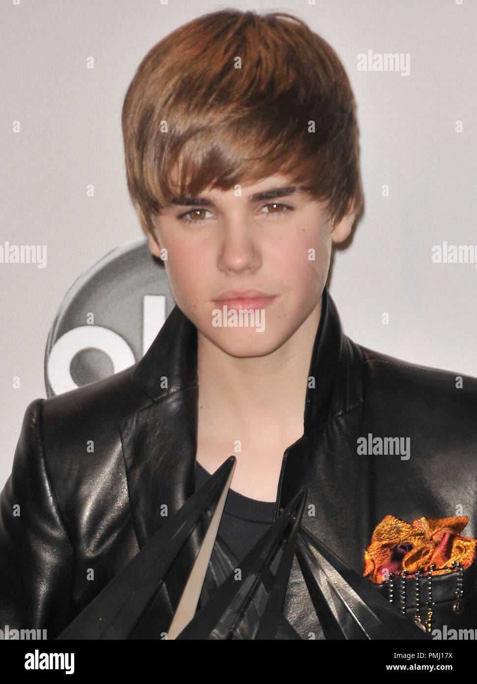 Justin Bieber at the 2010 American Music Awards - Press Room held at ...