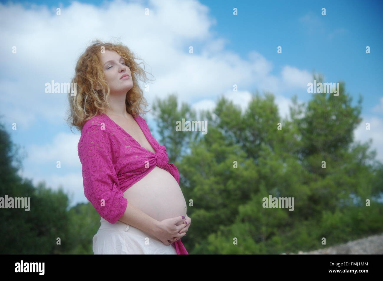 Pregnancy model shooting hi-res stock photography and images - Alamy