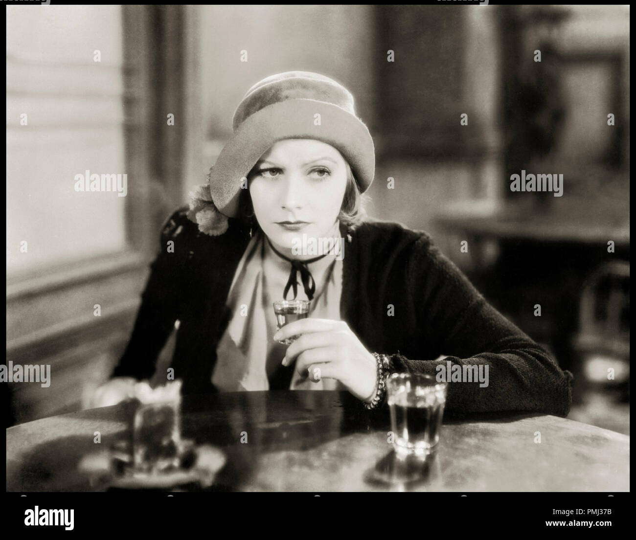 Anna Christie 1930 Greta Garbo Stock Photos & Anna Christie 1930 Greta ...