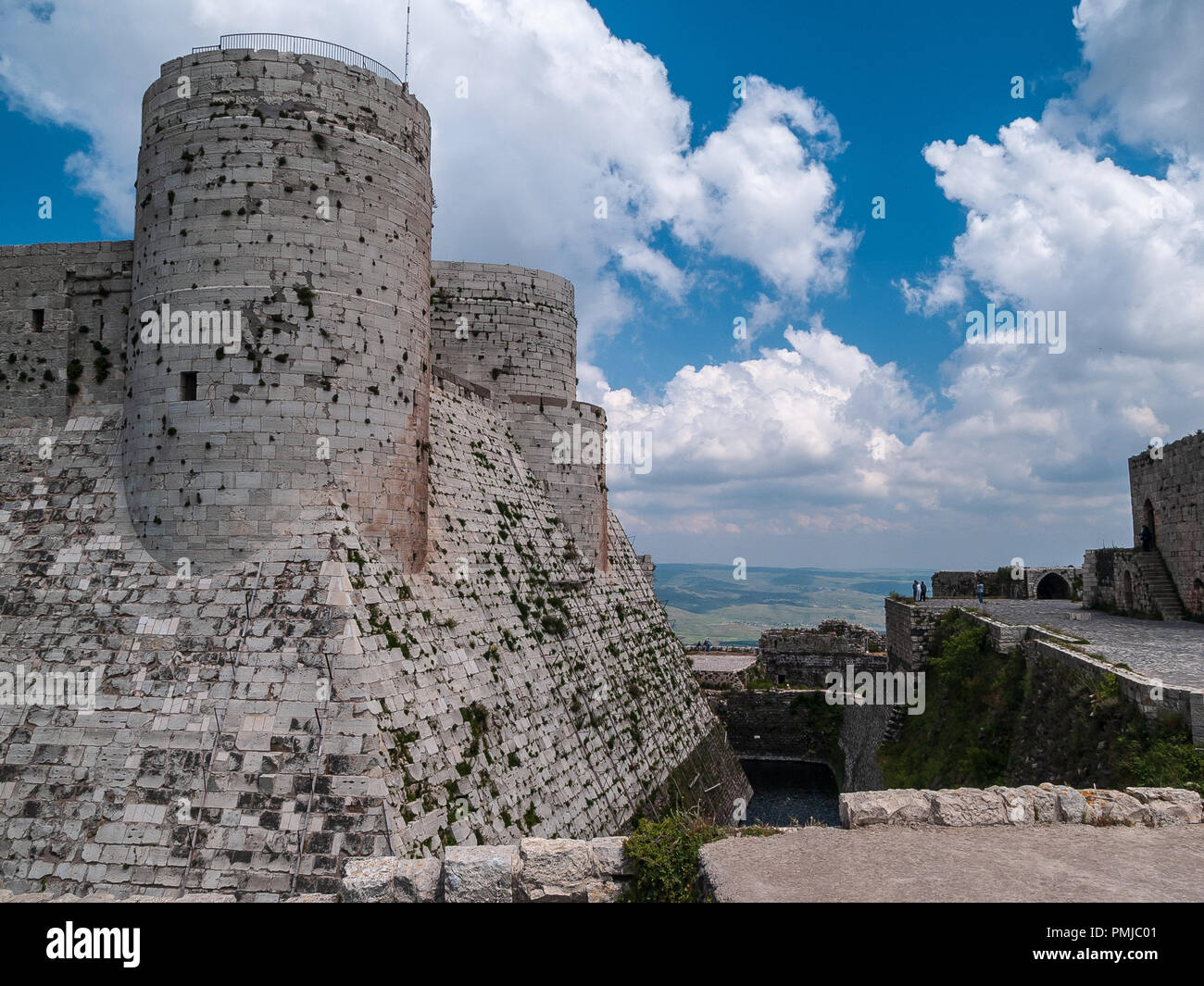Krak des Chevaliers, formerly Crac de l'Ospital is a Crusader castle in ...