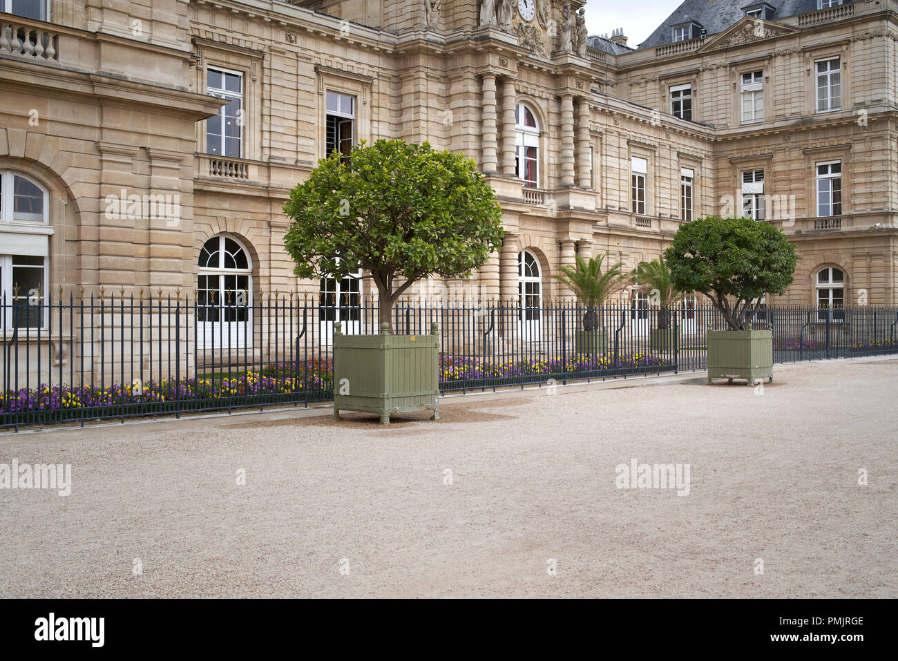 Paris park flag High Resolution Stock Photography and Images - Alamy