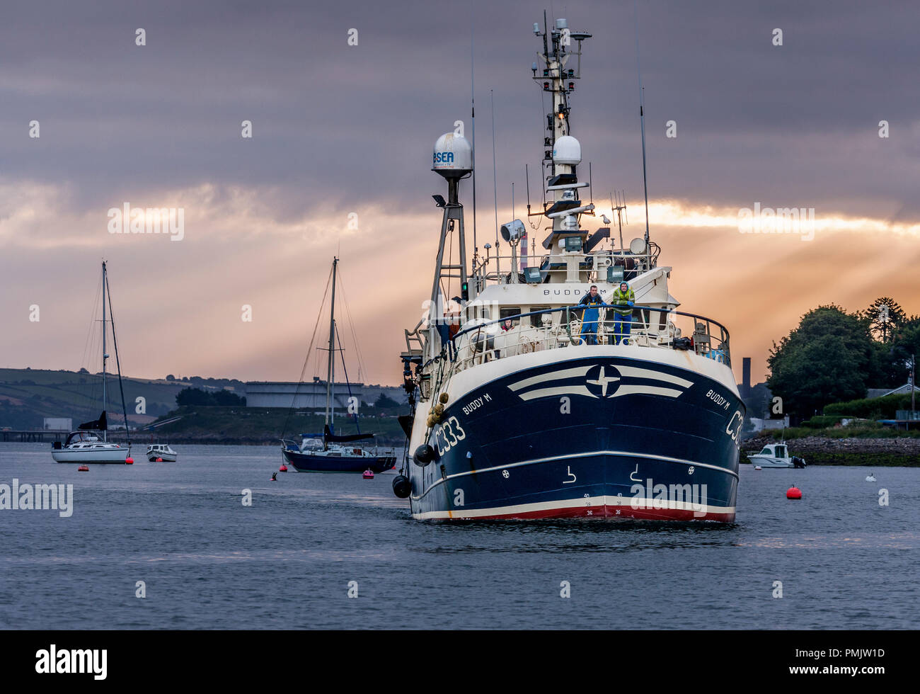 Trawler loading hi-res stock photography and images - Alamy