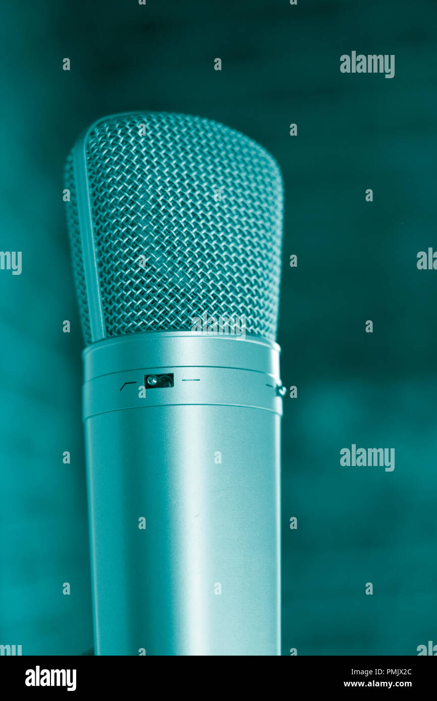 Voice over booth hi-res stock photography and images - Alamy