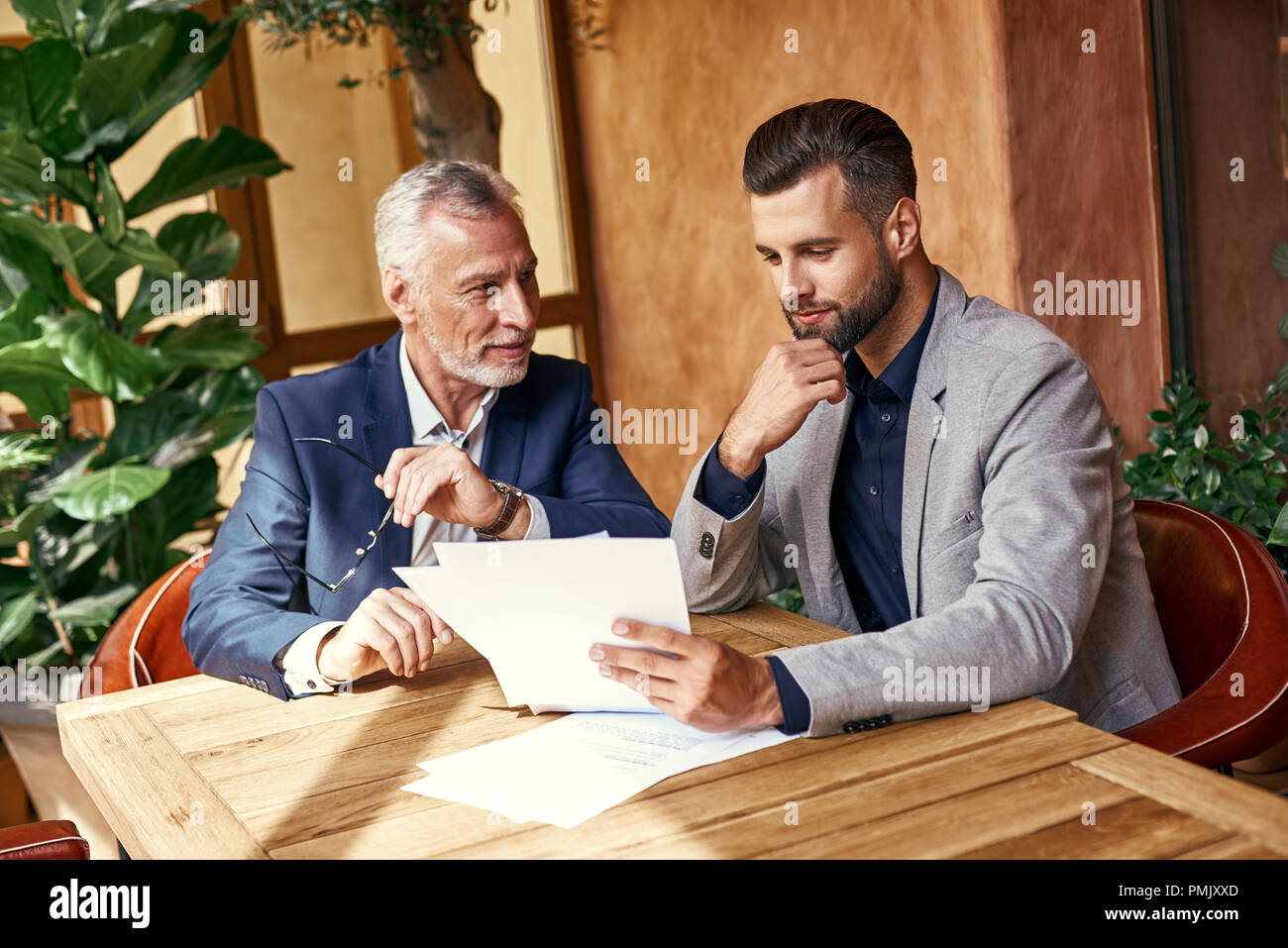 Businessman two people hi-res stock photography and images - Alamy