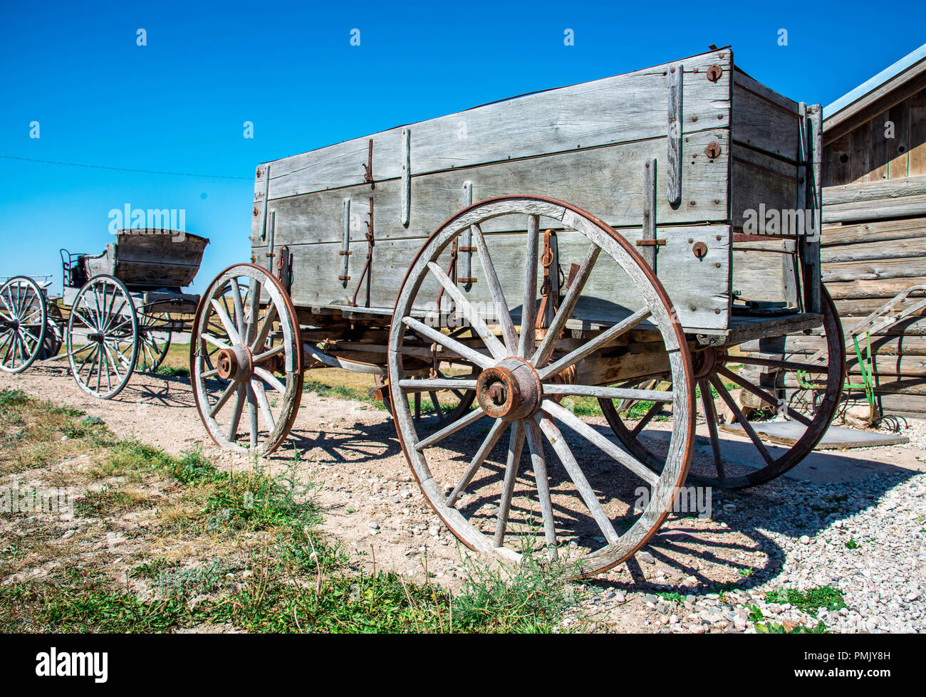 Antique horse drawn wagon hi-res stock photography and images - Alamy