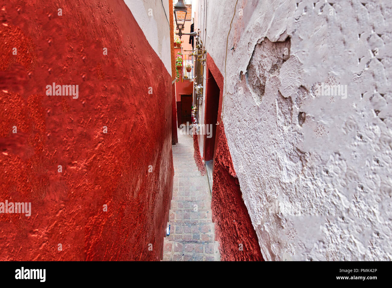 Guanajuato, famous Alley of the Kiss (Callejon del Beso Stock Photo - Alamy