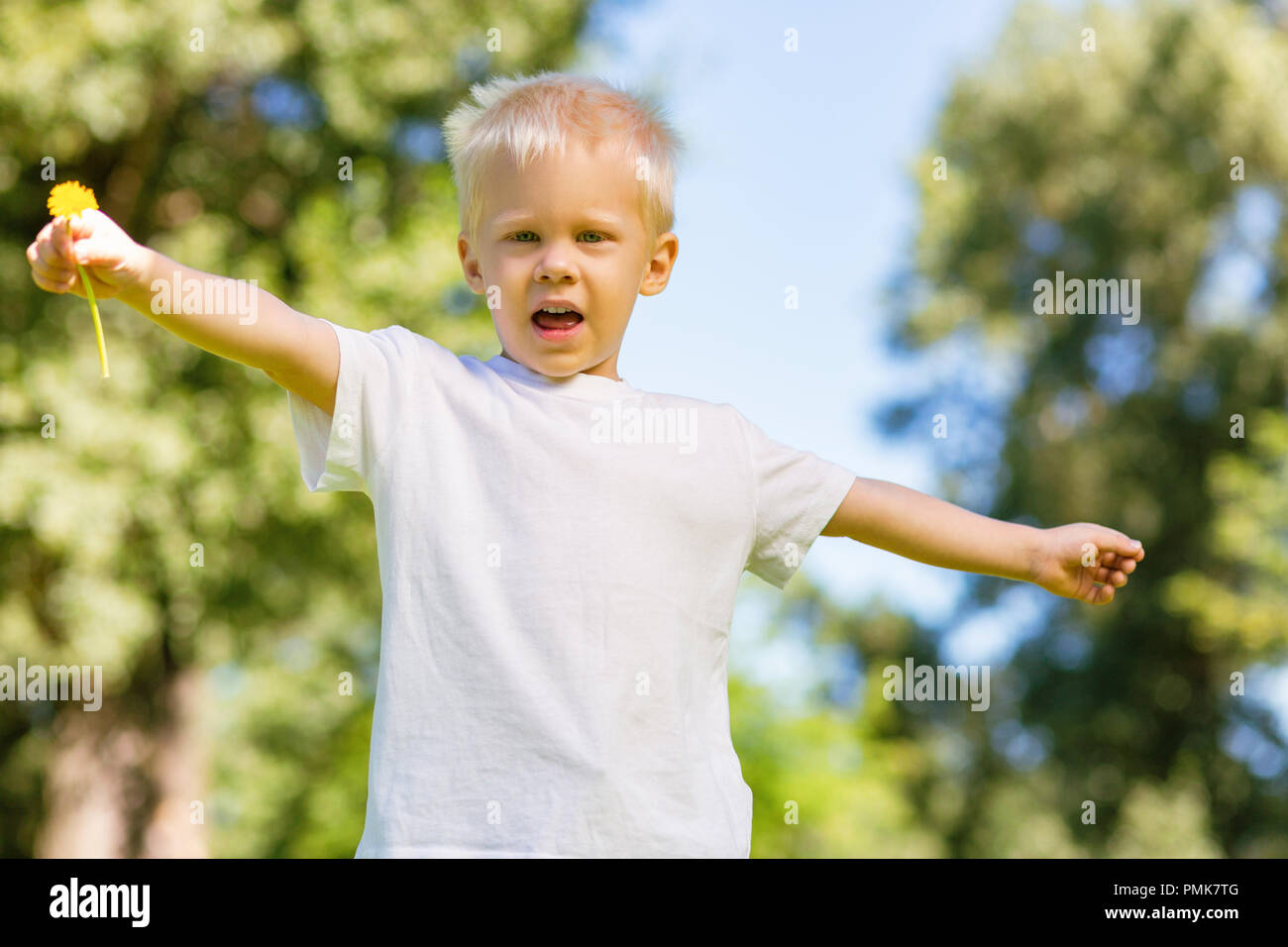 Excited kid hi-res stock photography and images - Alamy