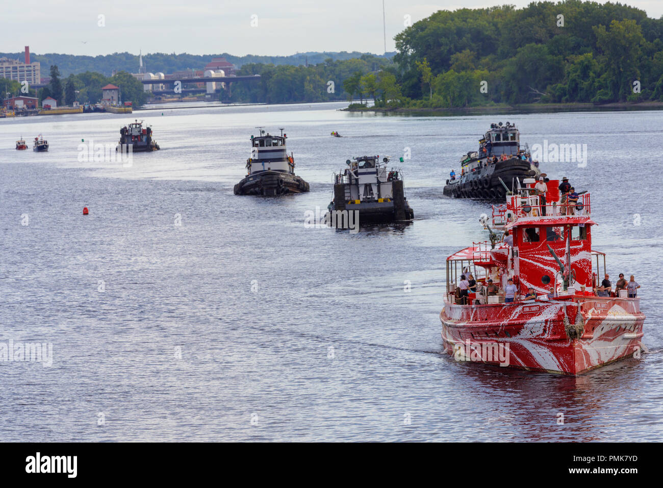 Fireboat hi-res stock photography and images - Alamy