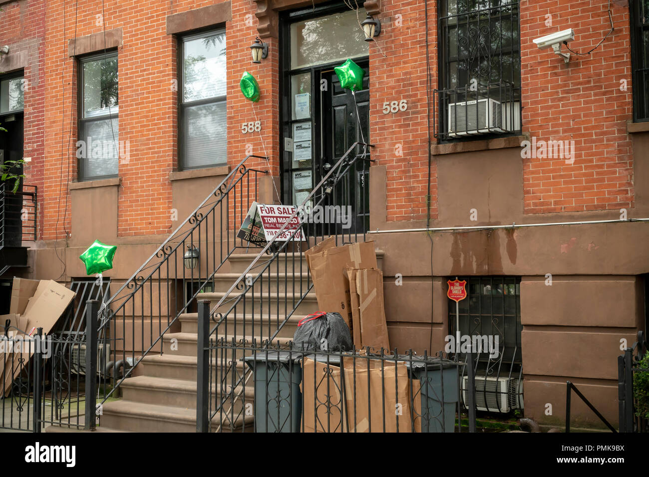 Brooklyn park slope houses hi-res stock photography and images - Alamy