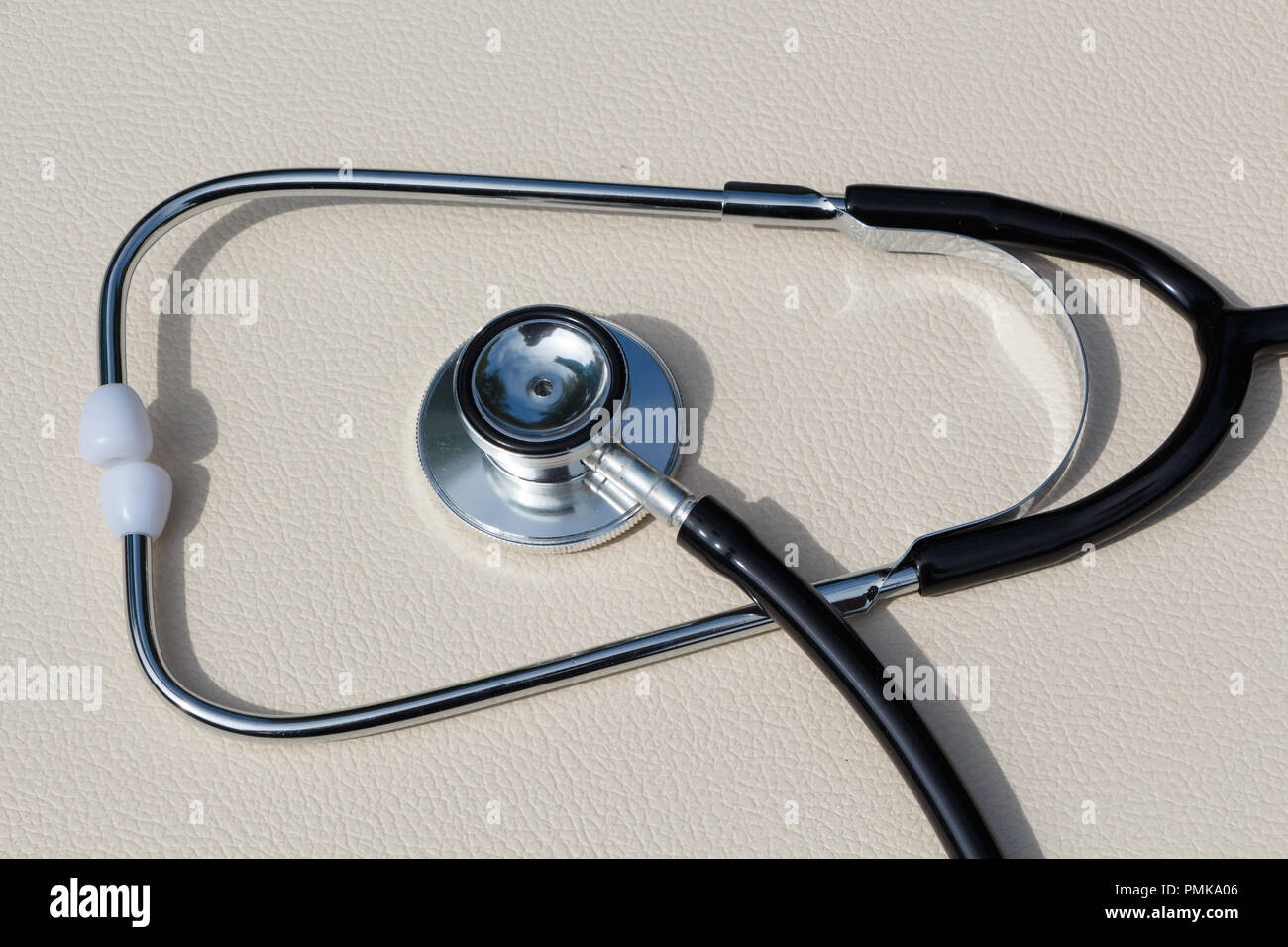 Black stethoscope hi-res stock photography and images - Alamy