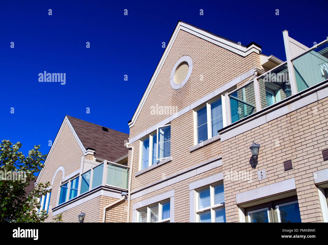 Suburbs suburban suburbia hi-res stock photography and images - Alamy