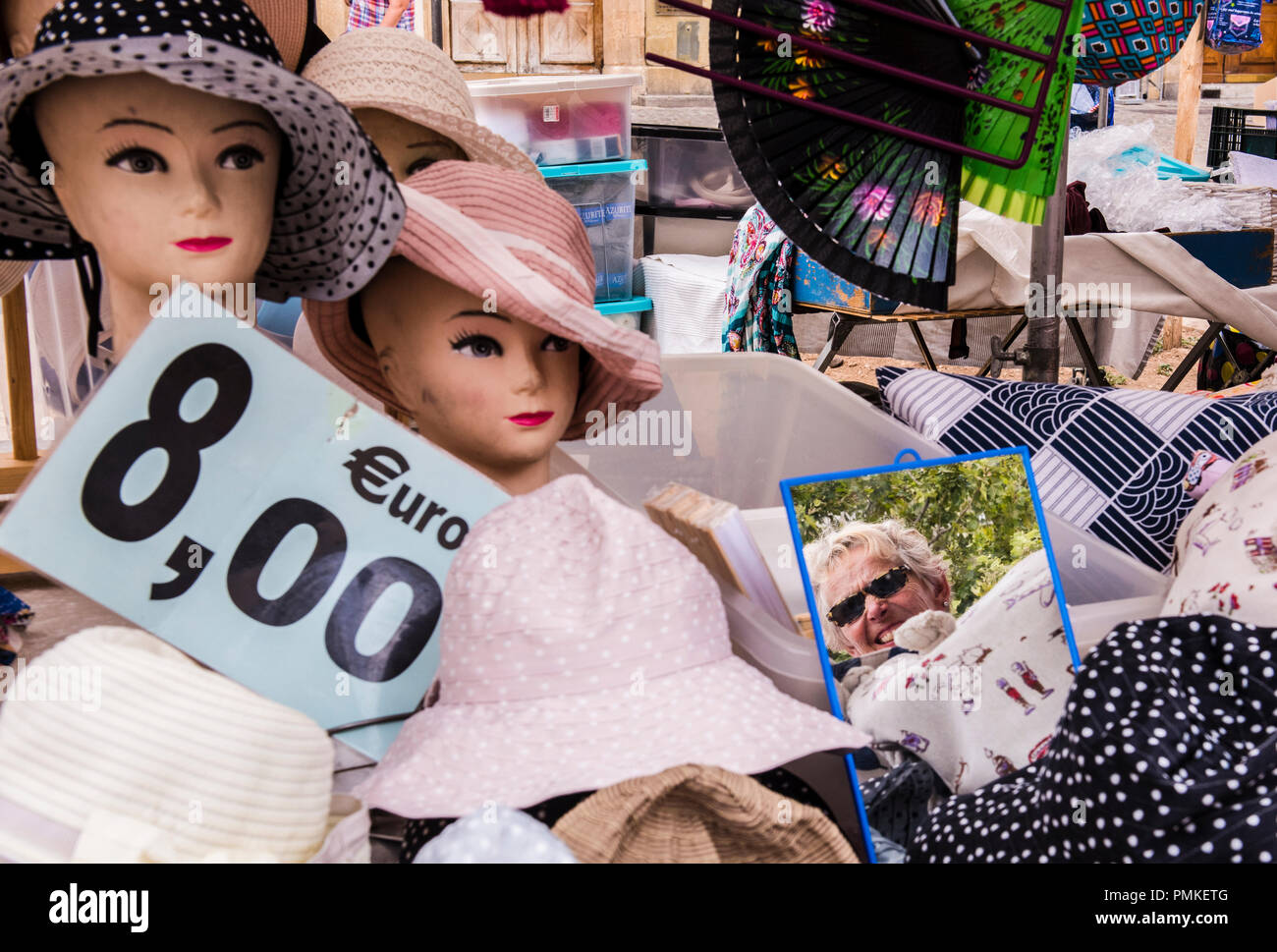 Smiling dummy hi-res stock photography and images - Alamy