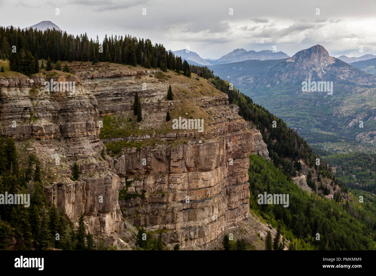 Stratified rock hi-res stock photography and images - Alamy
