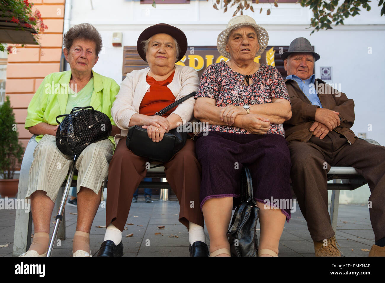 Group elderly bench hi-res stock photography and images - Alamy