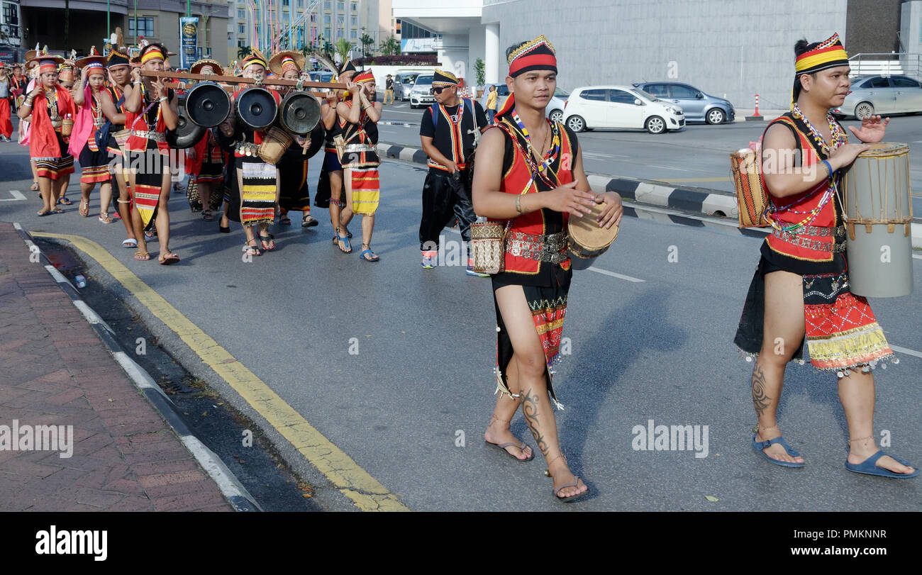 Bidayuh clothing hi-res stock photography and images - Alamy