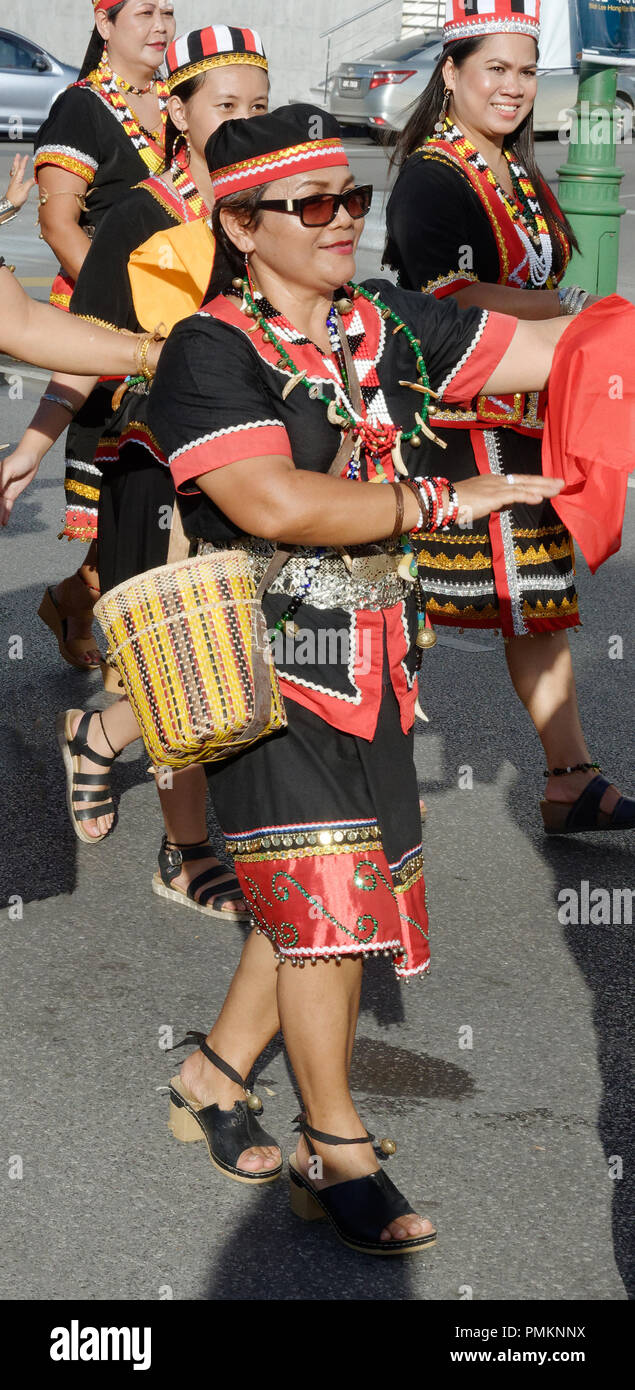 Bidayuh clothing hi-res stock photography and images - Alamy