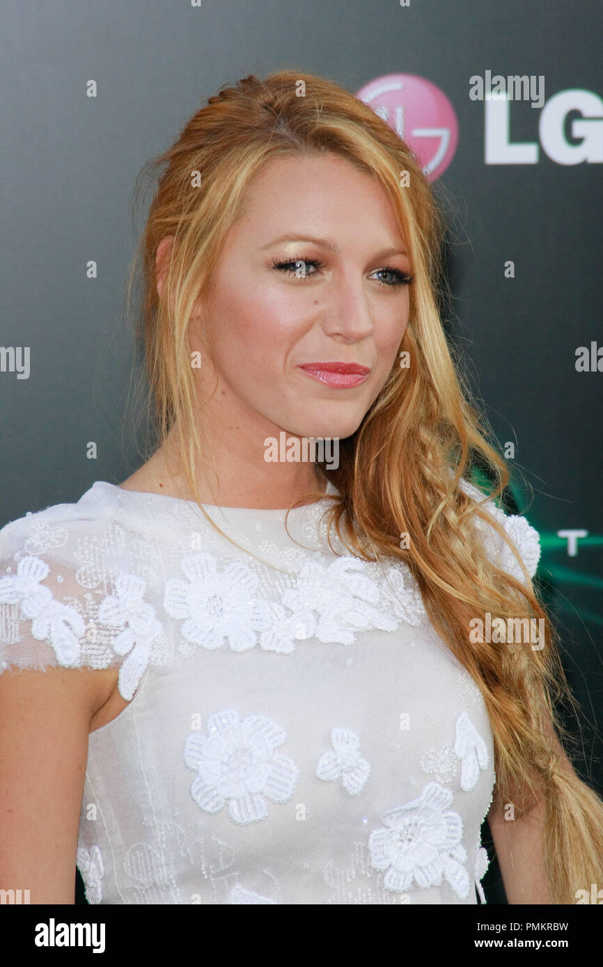 Blake lively headshot hi-res stock photography and images - Alamy