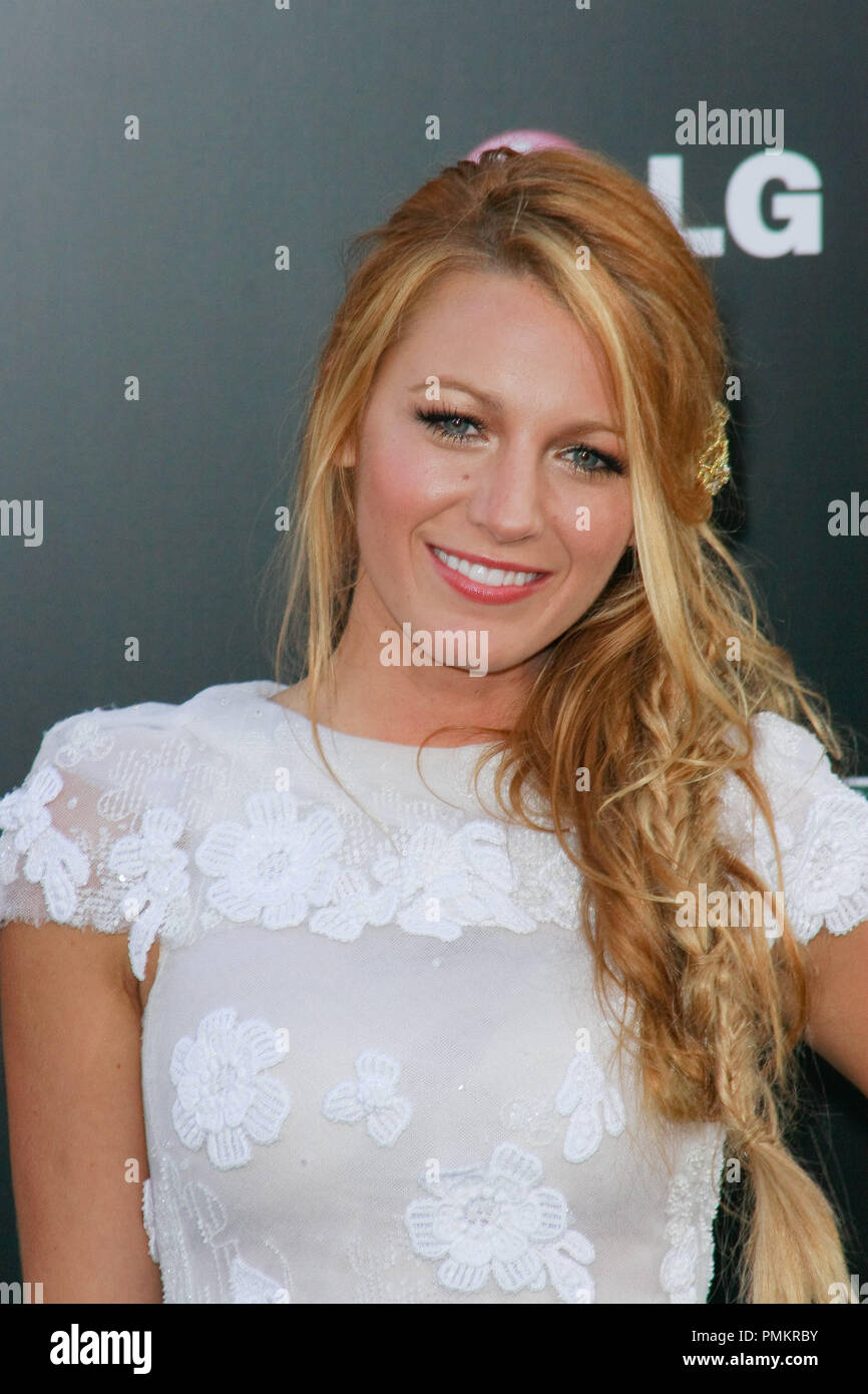 Blake Lively at the Premiere of Warner Brothers Pictures' "Green ...