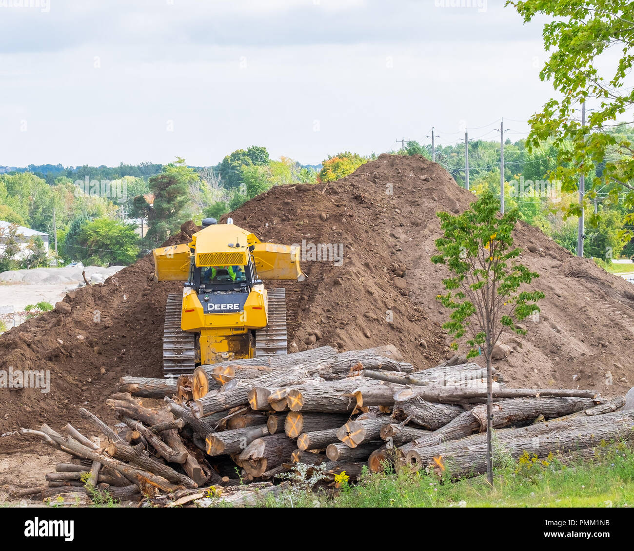 Piles of dirt hi-res stock photography and images - Alamy