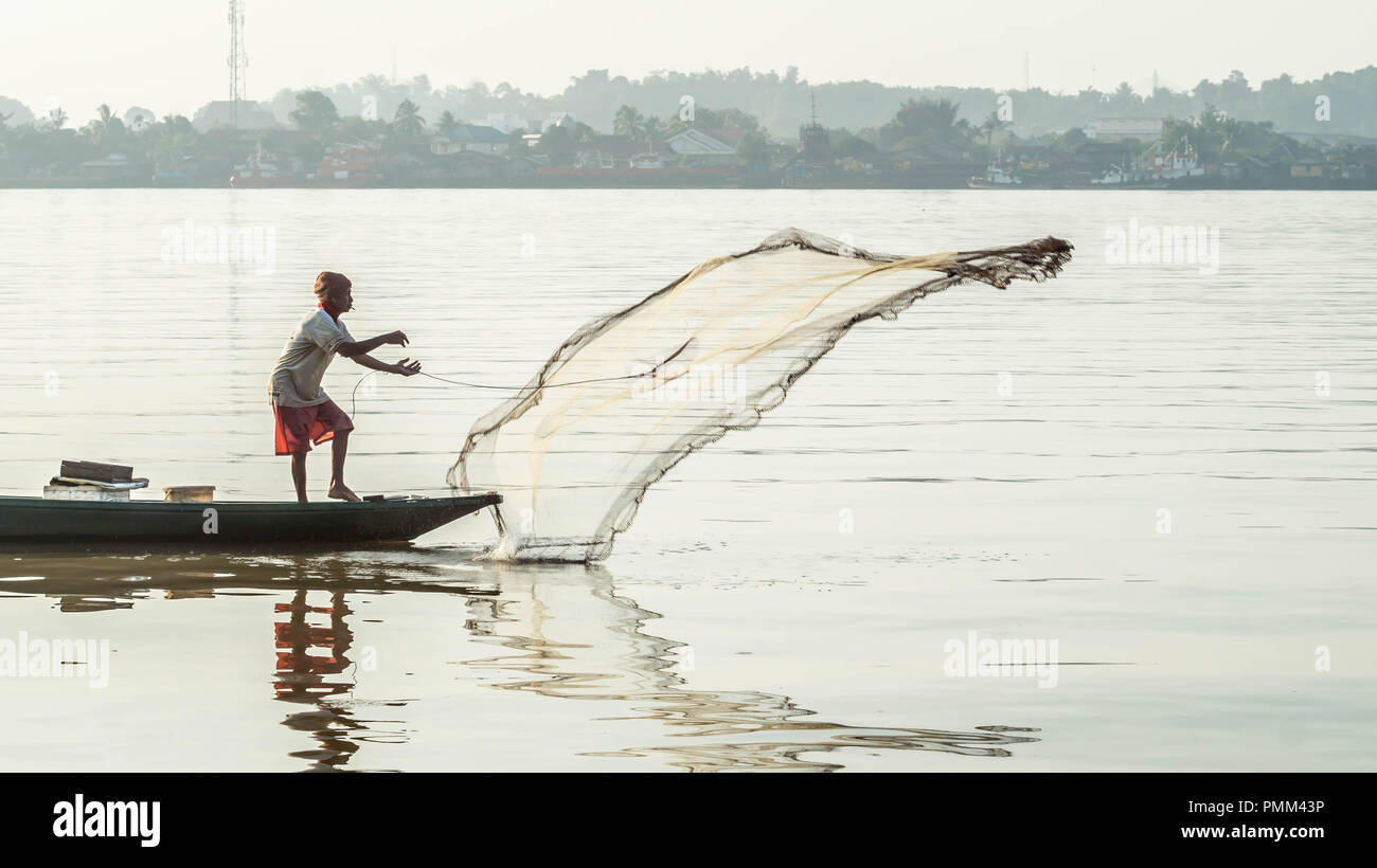 Samarinda / Indonesia - 8/19/2018 : traditional fisherman in Mahakam ...