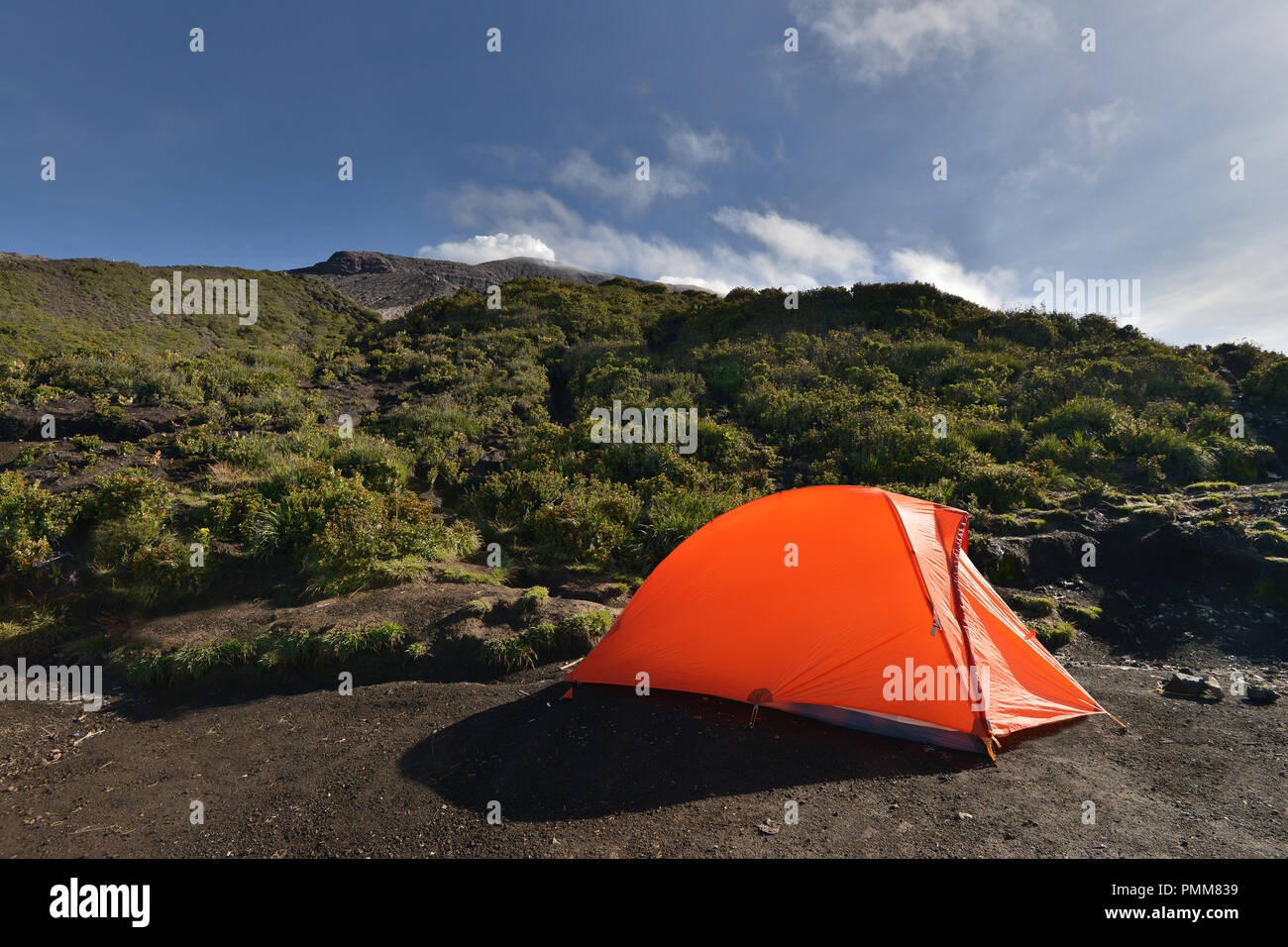 Tent scene on mount hi-res stock photography and images - Alamy