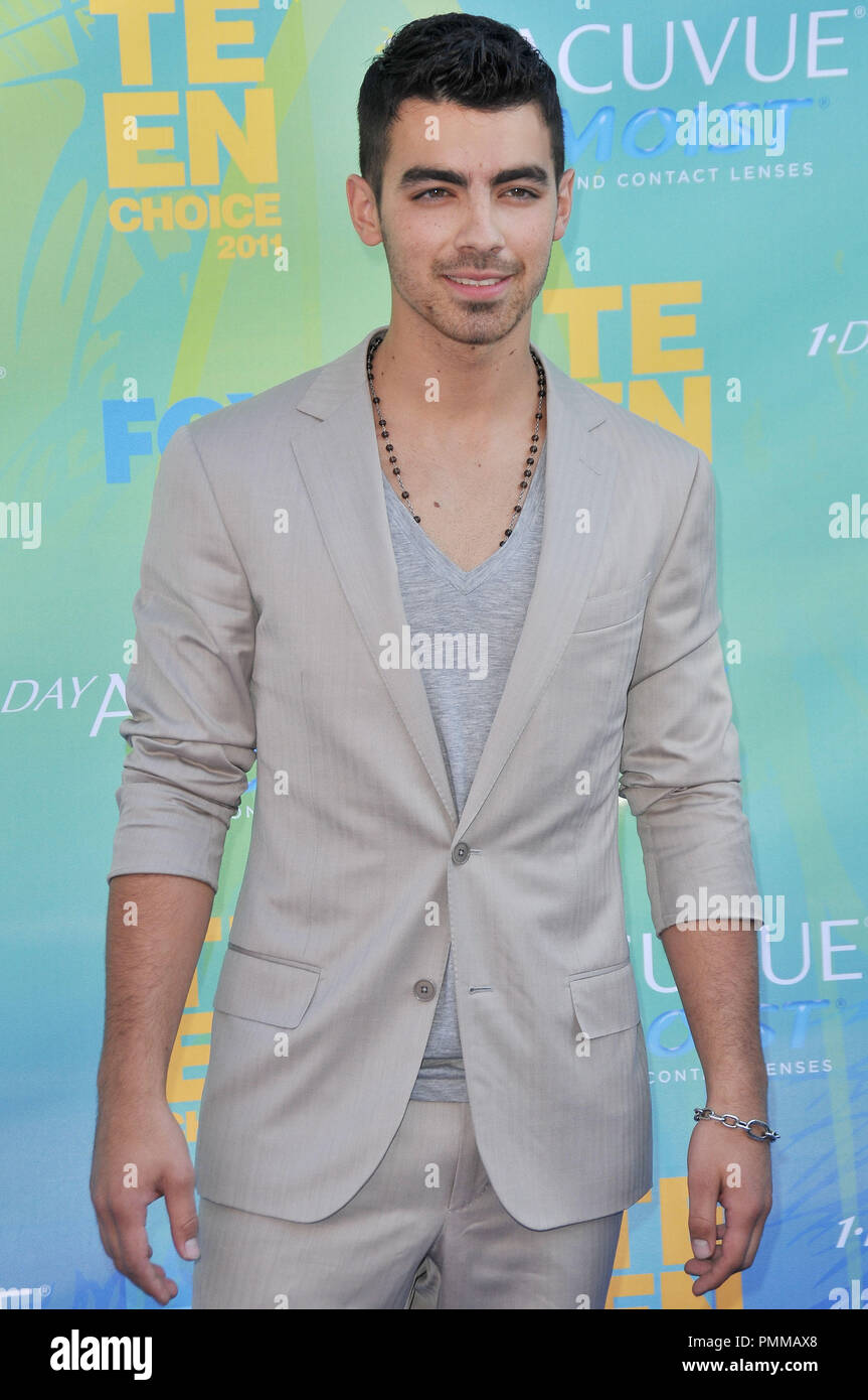 Joe Jonas at the 2011 Teen Choice Awards - Arrivals held at the Gibson ...