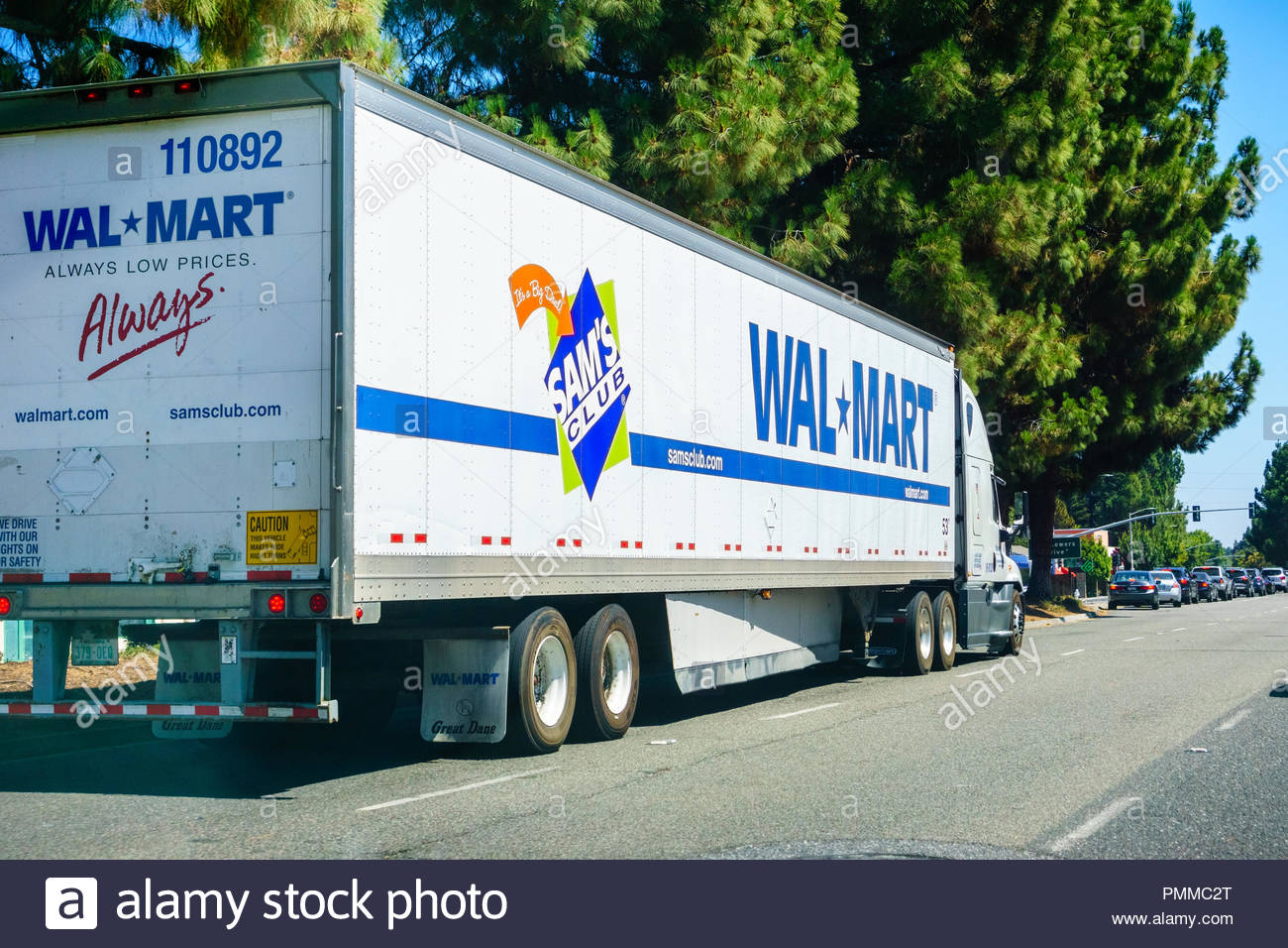 Wal Mart Truck Stock Photos & Wal Mart Truck Stock Images - Alamy